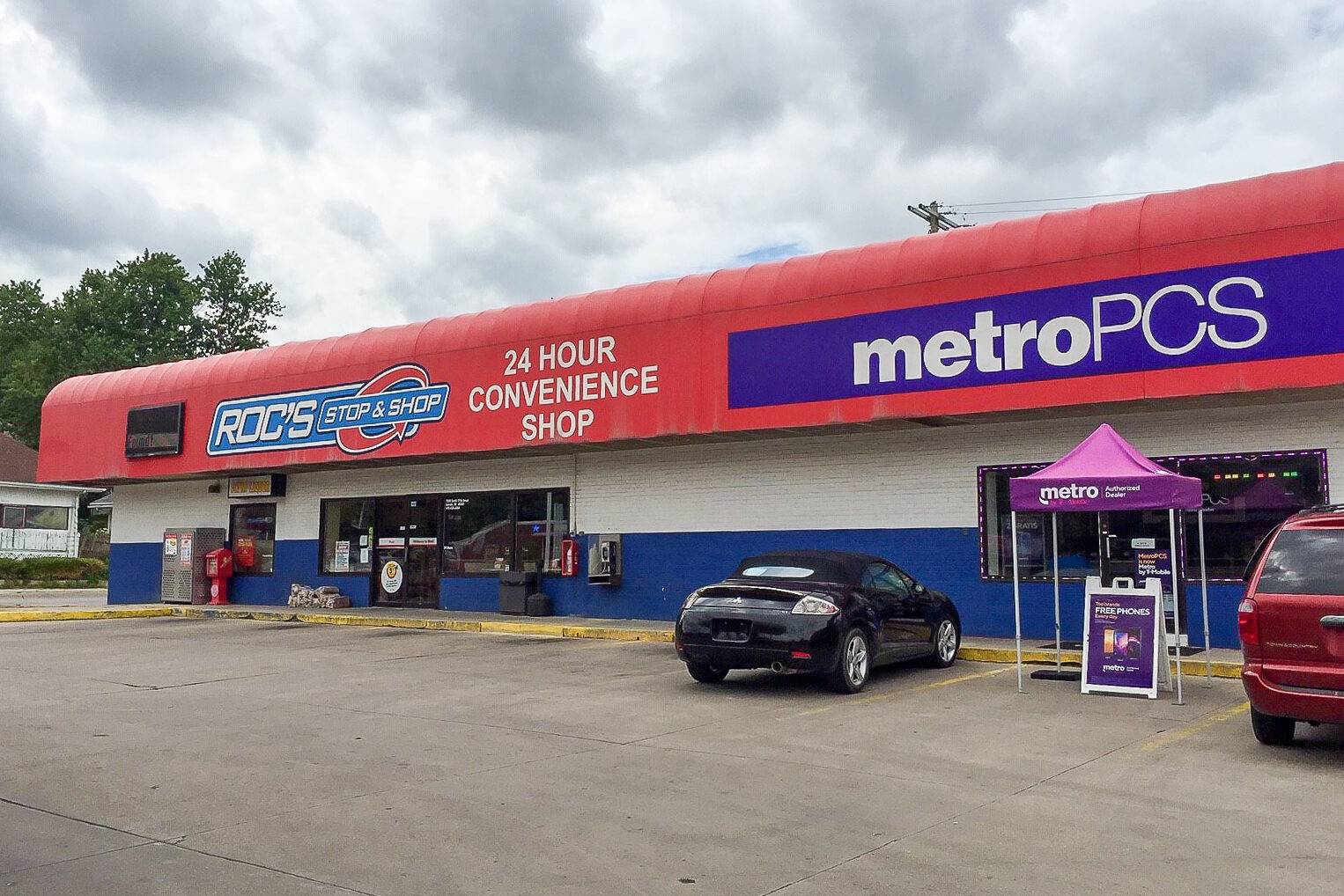 Project Profile: Speedee Mart - URESTONE Panels